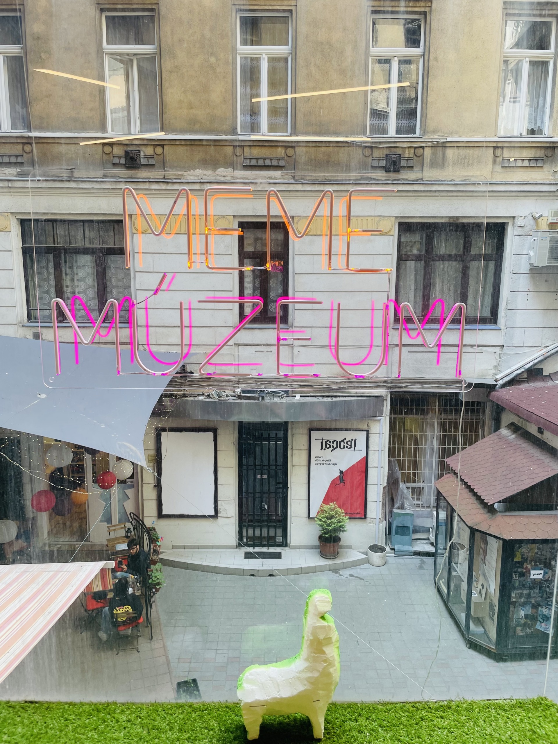 mem_muzeum_csapoadam » Budapest Brand